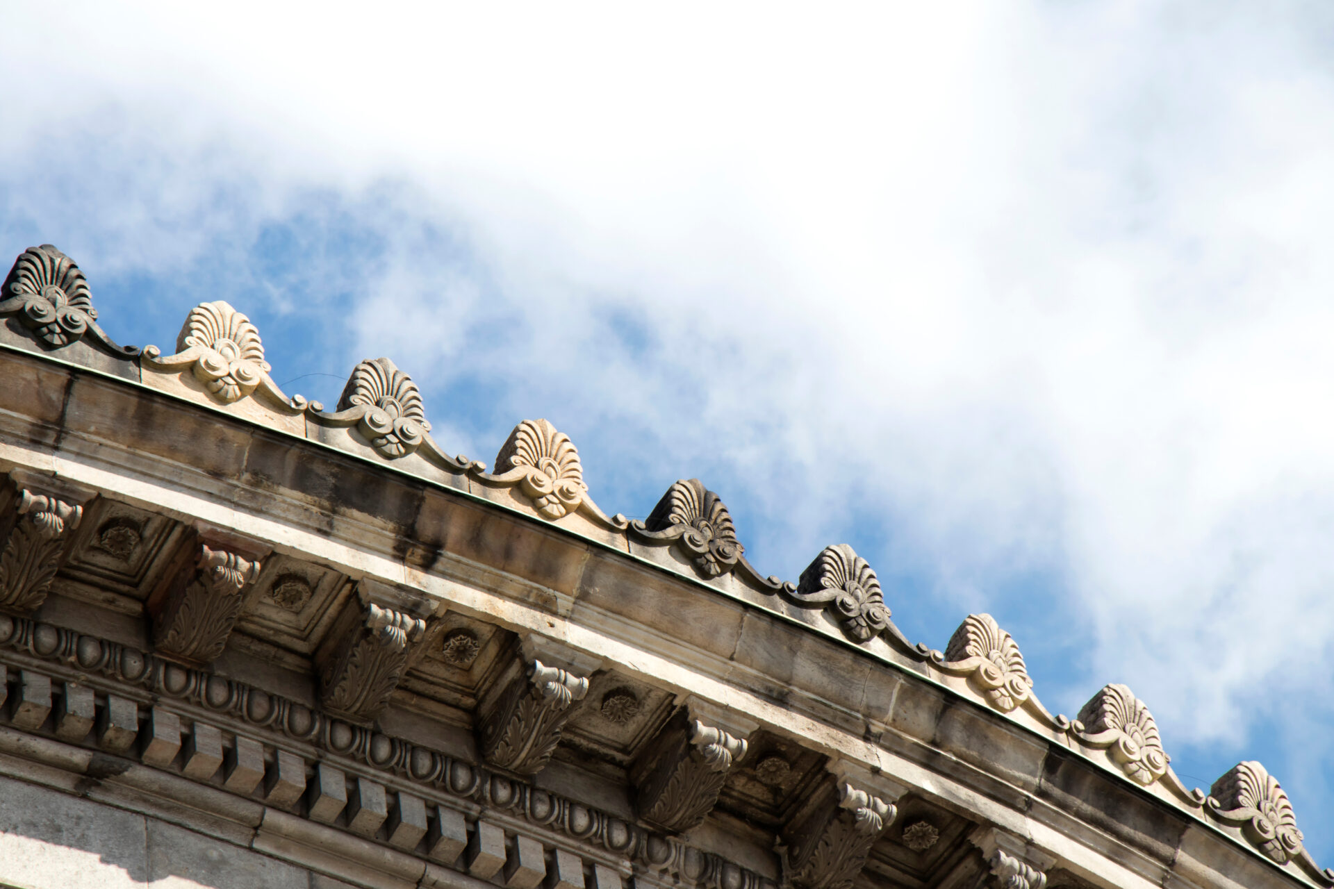Akrokeramo: The Timeless Beauty of Greek Roof Ornaments