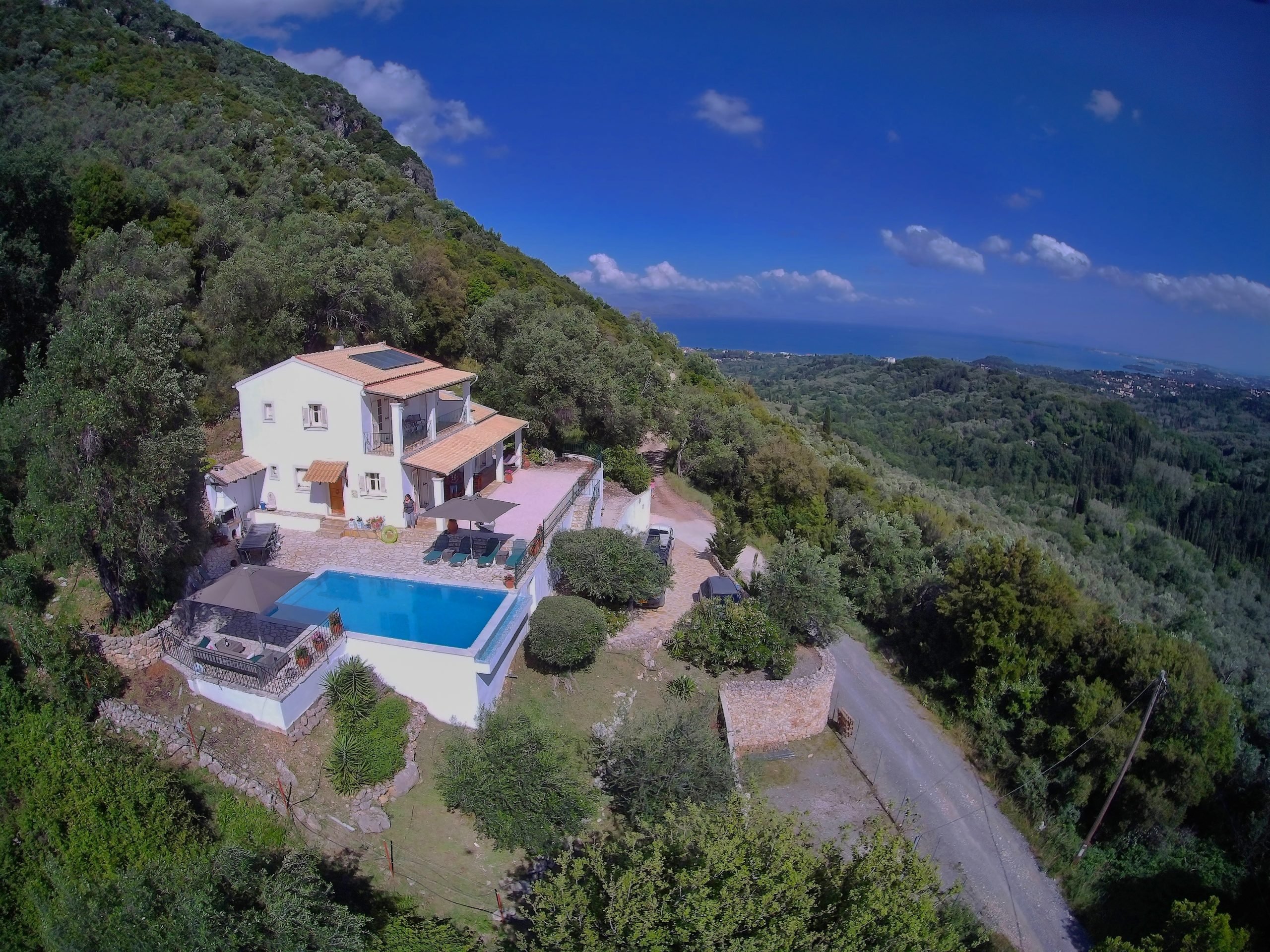 9 closing day essentials for Greek property - Elxis