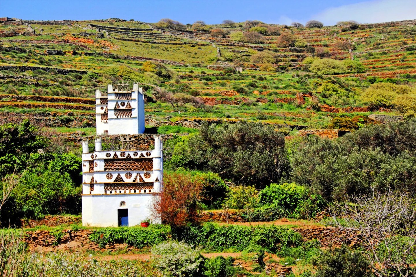 Traditional Island Homes in Tinos - Elxis