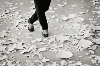 Why Do Greeks Break Plates? - Elxis